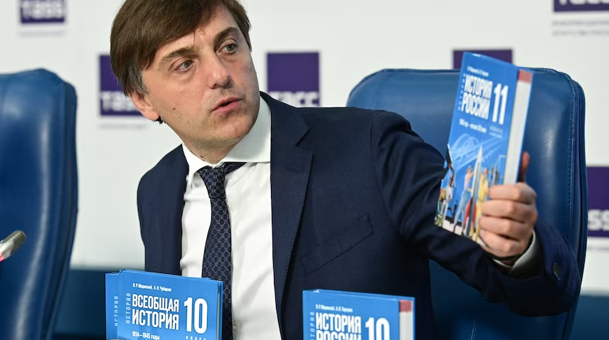 Kriget hyllas i nya ryska läroböcker – väst svartmålas – Petterssons ...