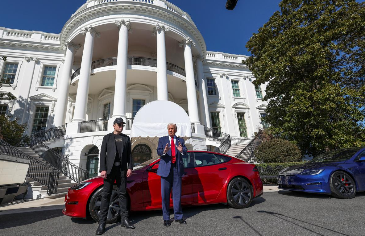 Musk gynnade sig själv över 100 gånger – Petterssons gör Sverige lagom!