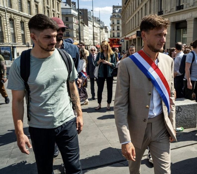 Vänsterextremist med nära kopplingar till partiledare – Petterssons gör ...
